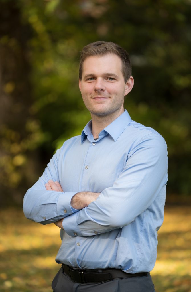 Johannes Fröch | UW Department of Electrical & Computer Engineering